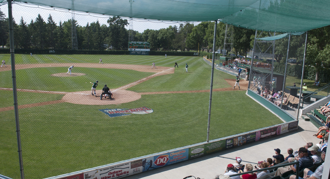 Players Welcome at These Sports Destinations - Small Market Meetings